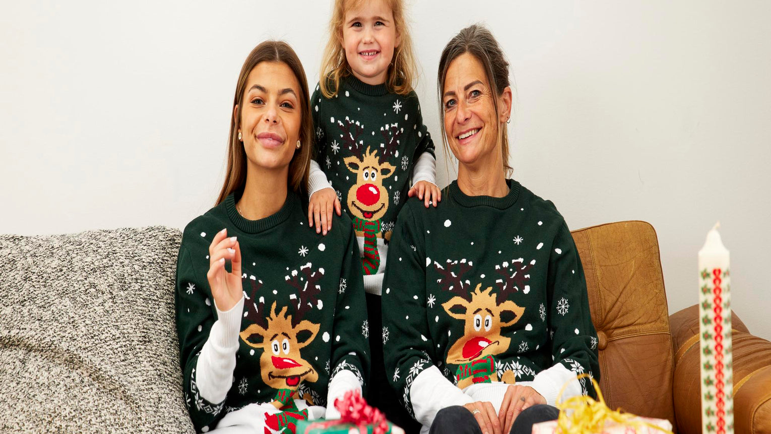 How Do You Write Merry Christmas - Capitalization, Usage and Examples