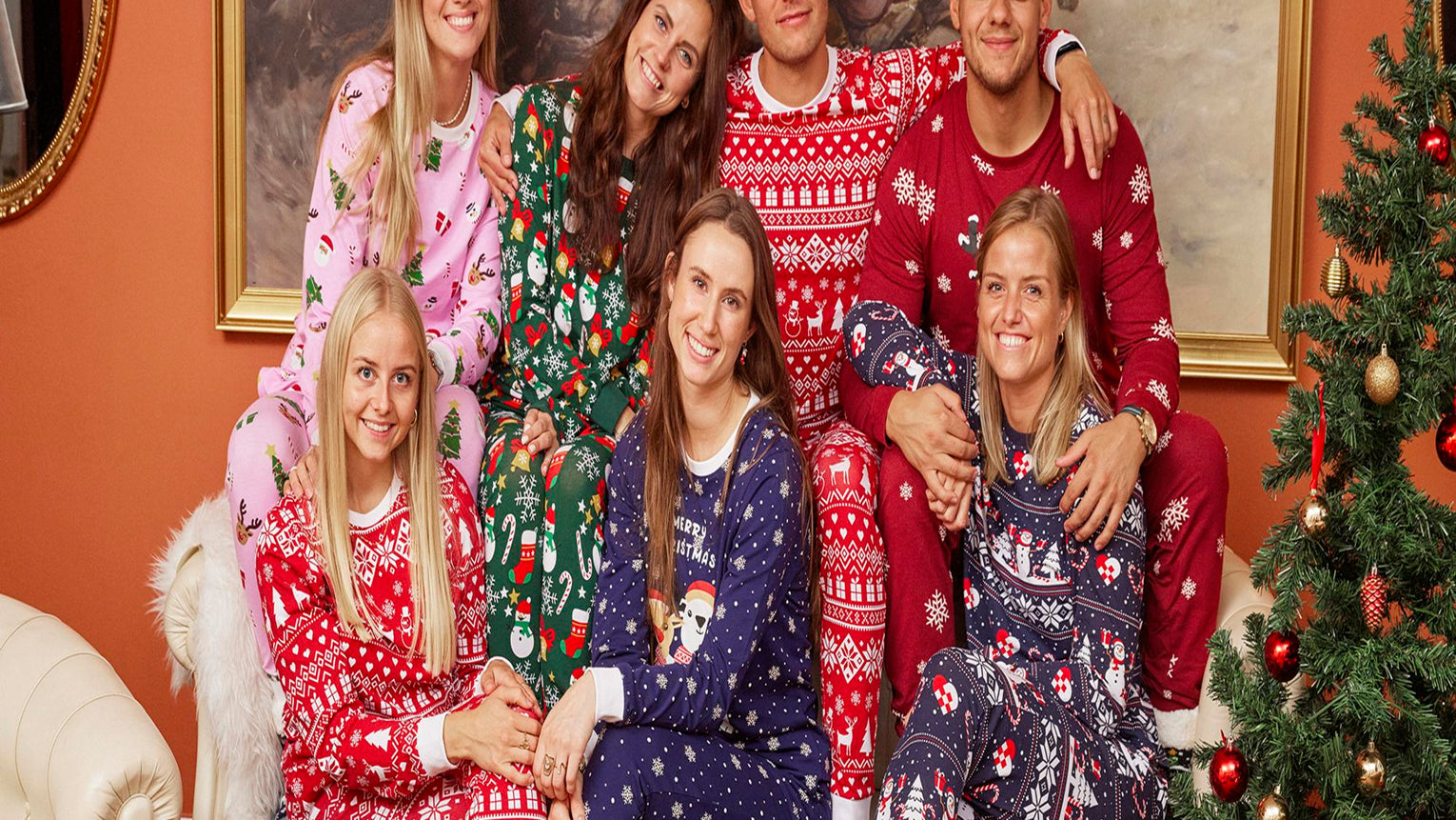 Christmas pyjamas for family - matching sets, styling and gift tips