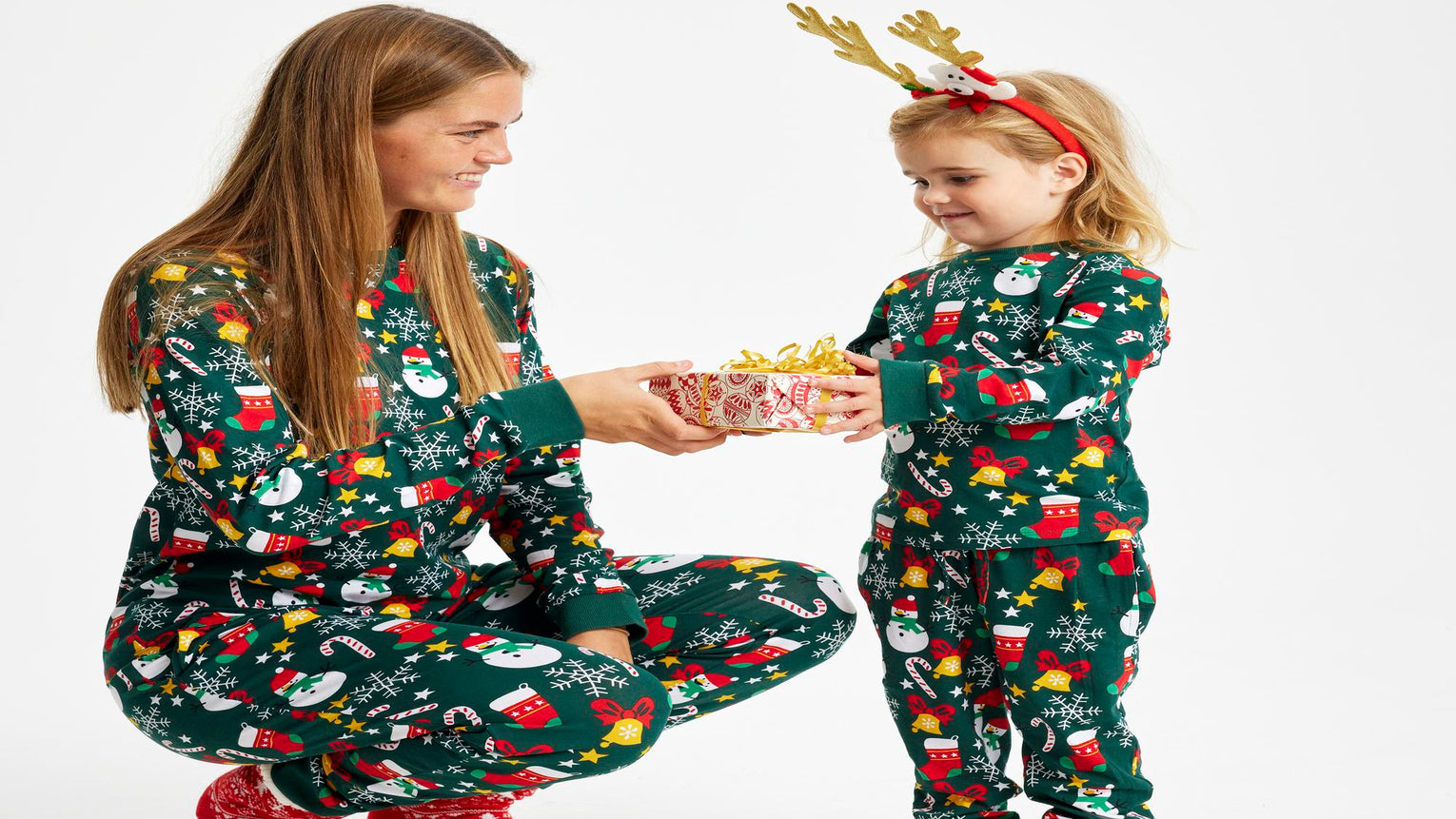 Days Till Christmas 2023 - Exact Countdown Tips for Gifts & Sweaters